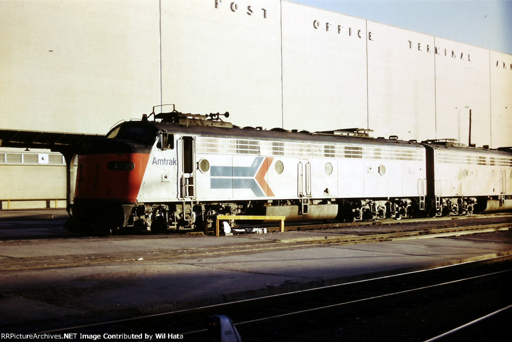 Amtrak E9A 424